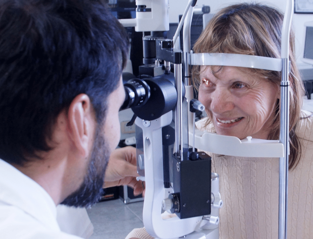 “Sangue nos olhos”: entenda a hemorragia subconjuntival | Neo Oftalmo